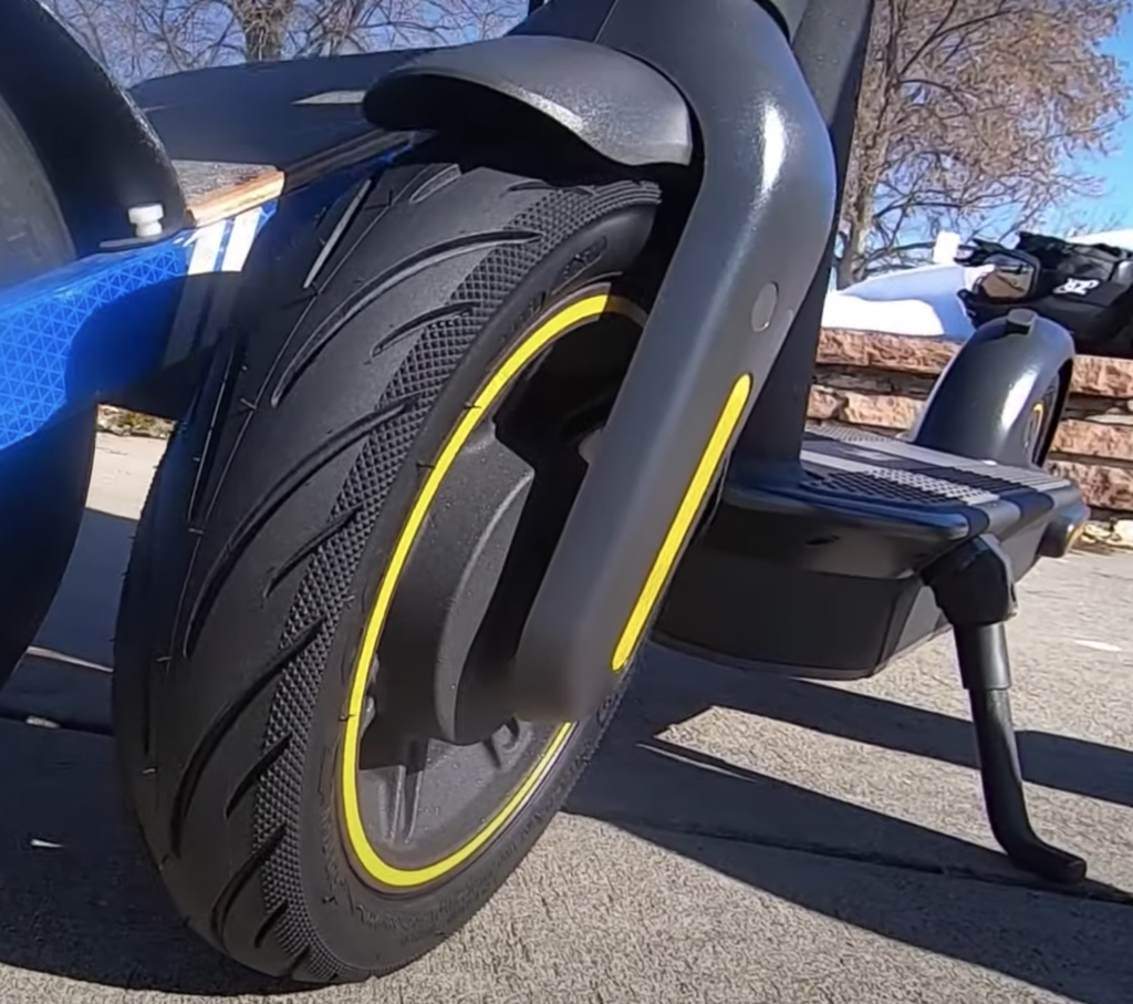 InMotion L9 vs Segway Ninebot Max Electric Scooters – oneRADwheel